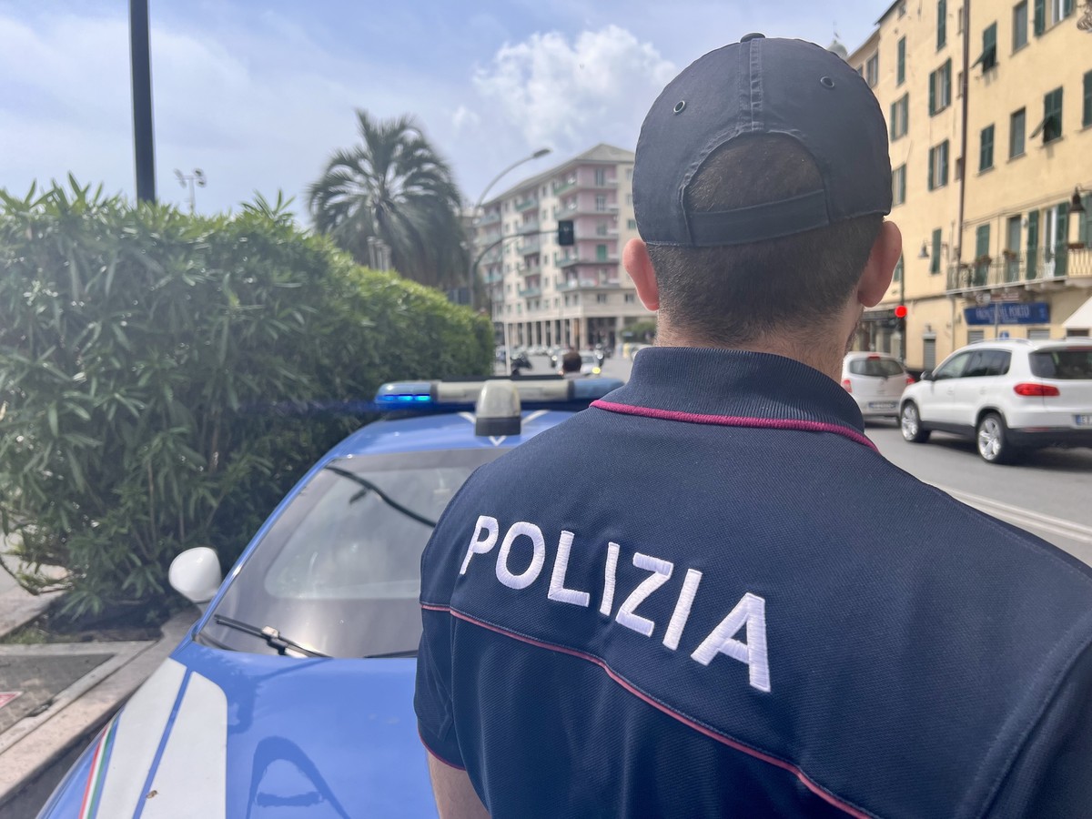 Dormiva in un palazzo di Corso Italia, all'arrivo della polizia ha ...
