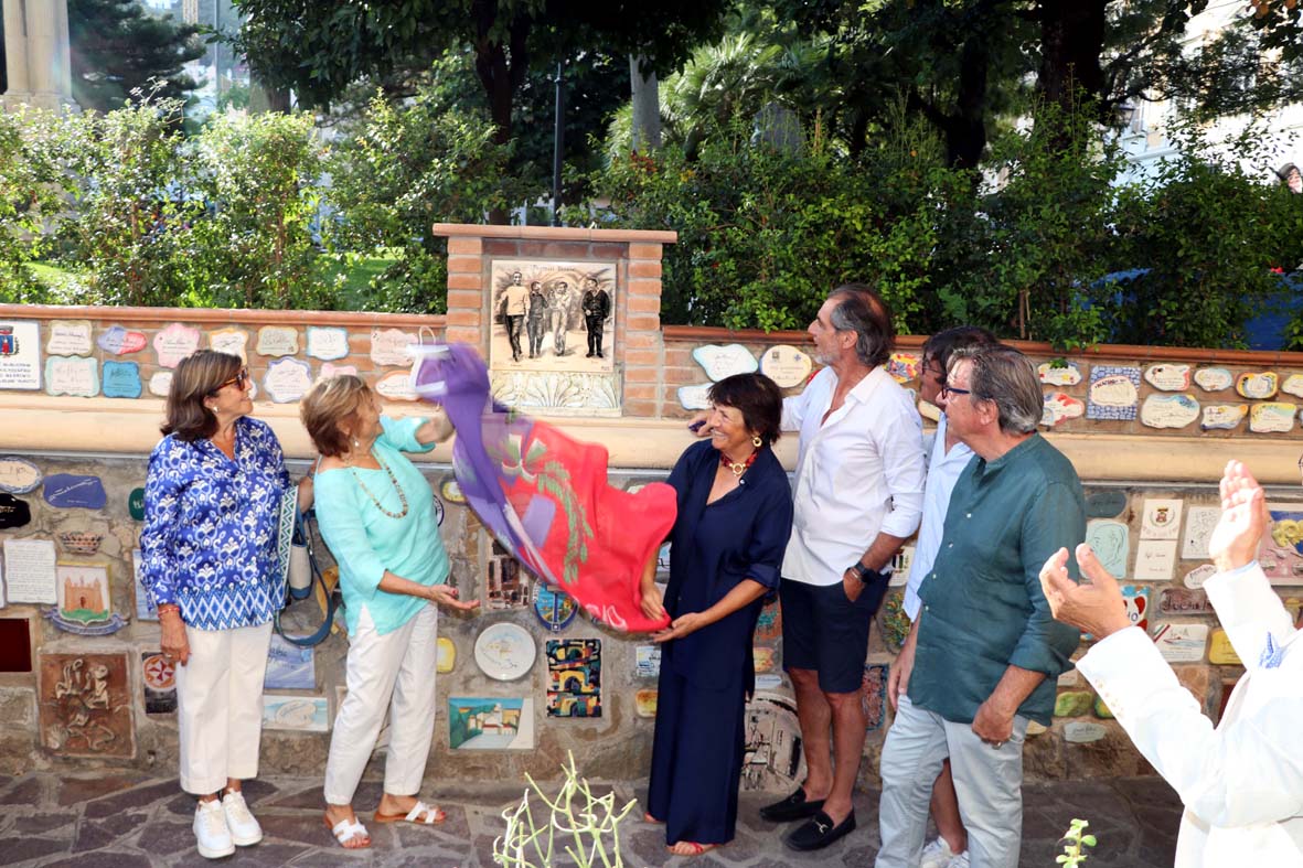 Alassio, ecco sul Muretto "la madre" di tutte le mattonelle: inaugurata ...